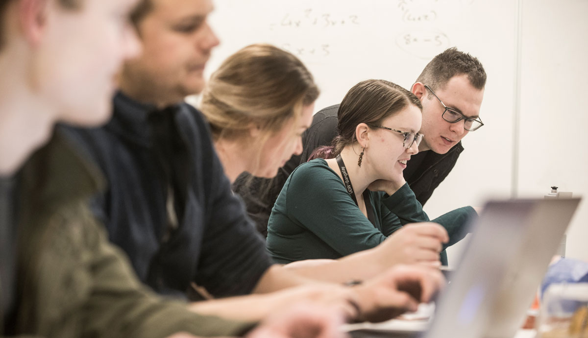 2017 | First year students living in UOW residences perform better ...